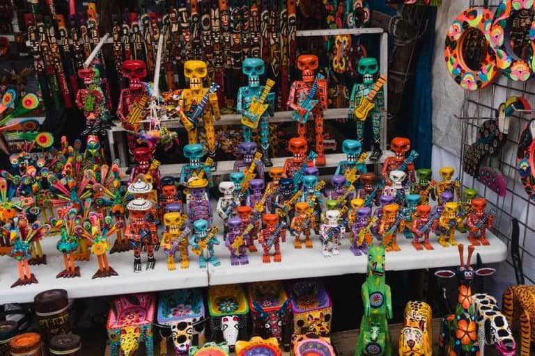 9 Best Souvenirs From Guatemala You Need To Buy! - LivingOutLau