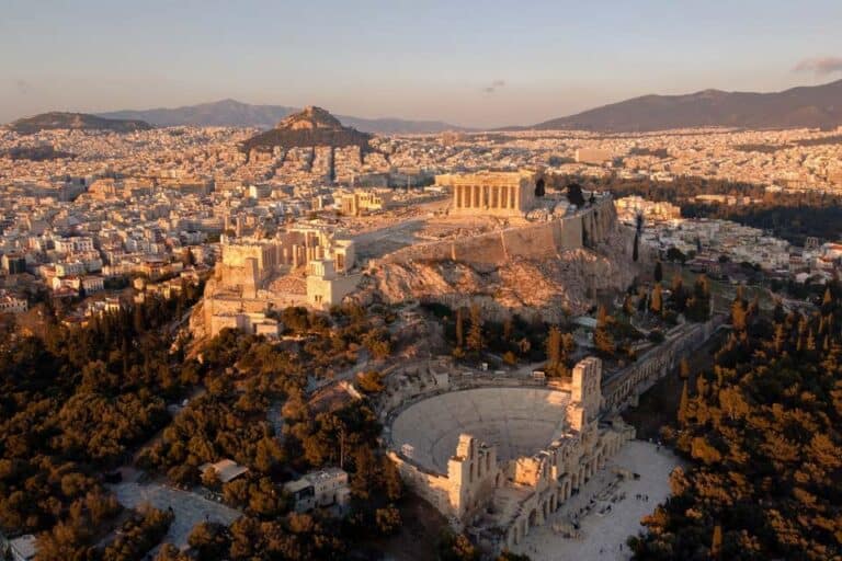 30+ Famous Landmarks in Greece You Mustn't Miss! - LivingOutLau