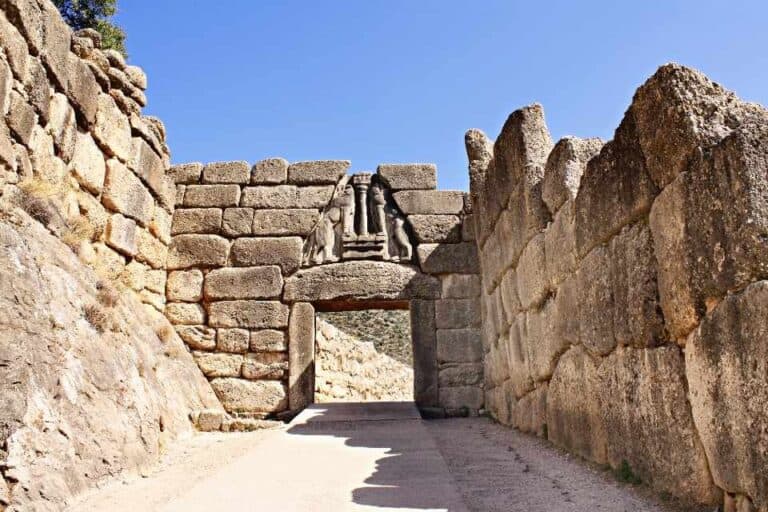 30+ Famous Landmarks in Greece You Mustn't Miss! - LivingOutLau