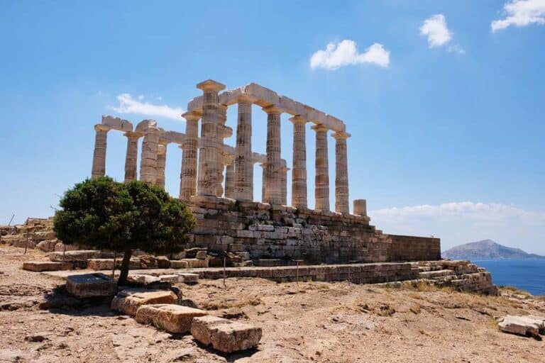 30+ Famous Landmarks in Greece You Mustn't Miss! - LivingOutLau