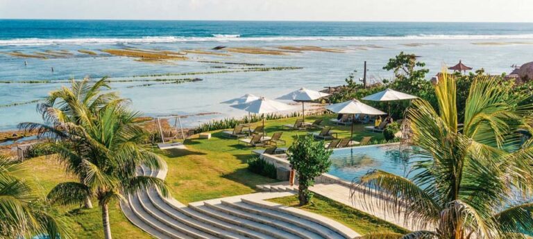 10 Best Beach Clubs in Uluwatu Bali To Die For! - LivingOutLau