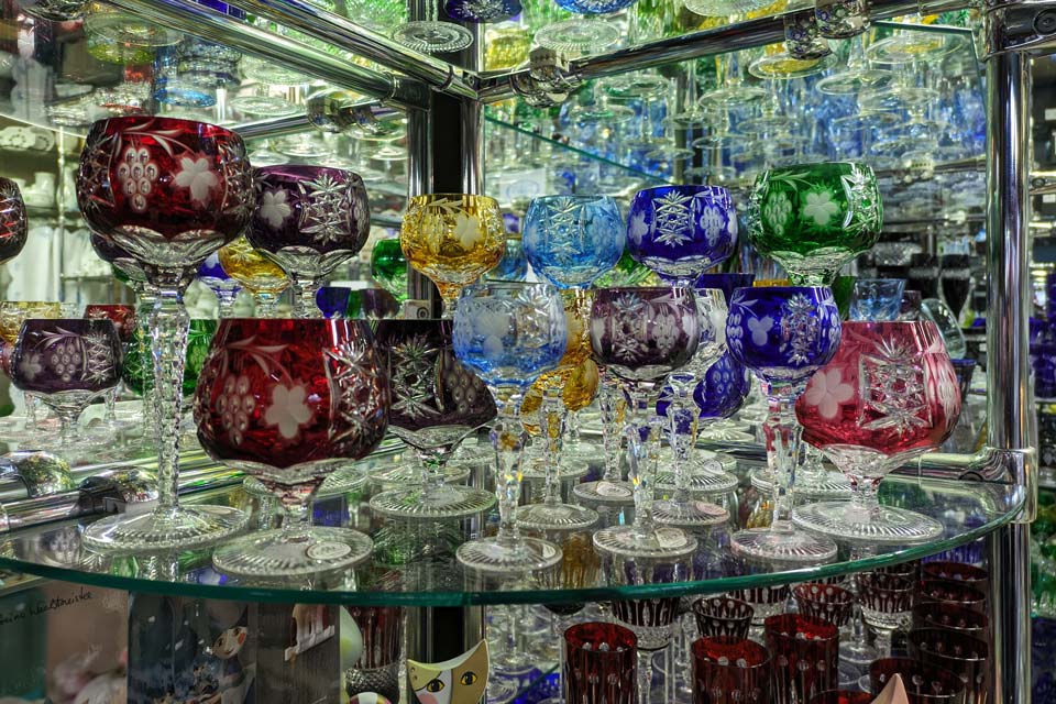 21+ Best Souvenirs From Budapest You Need To Buy! - LivingOutLau