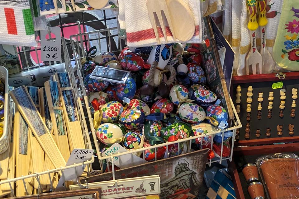 21+ Best Souvenirs From Budapest You Need To Buy! - LivingOutLau