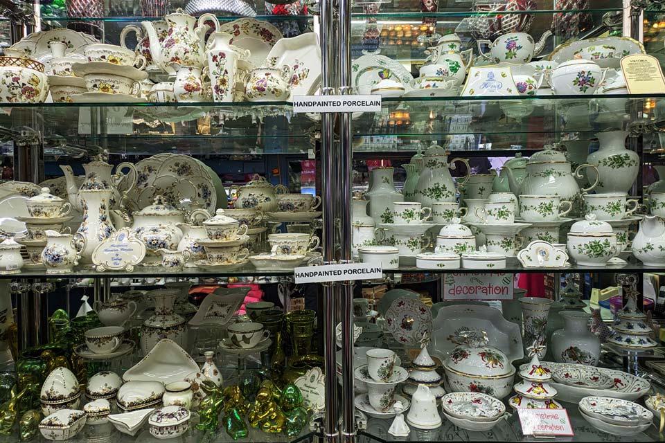 21+ Best Souvenirs From Budapest You Need To Buy! - LivingOutLau