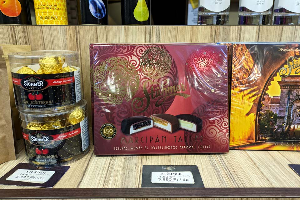 21+ Best Souvenirs From Budapest You Need To Buy! - LivingOutLau